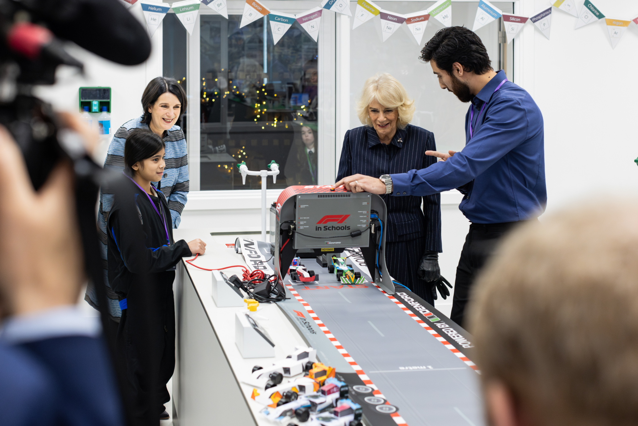 Her Majesty The Queen visits Mulberry Academy London Dock - Mulberry ...